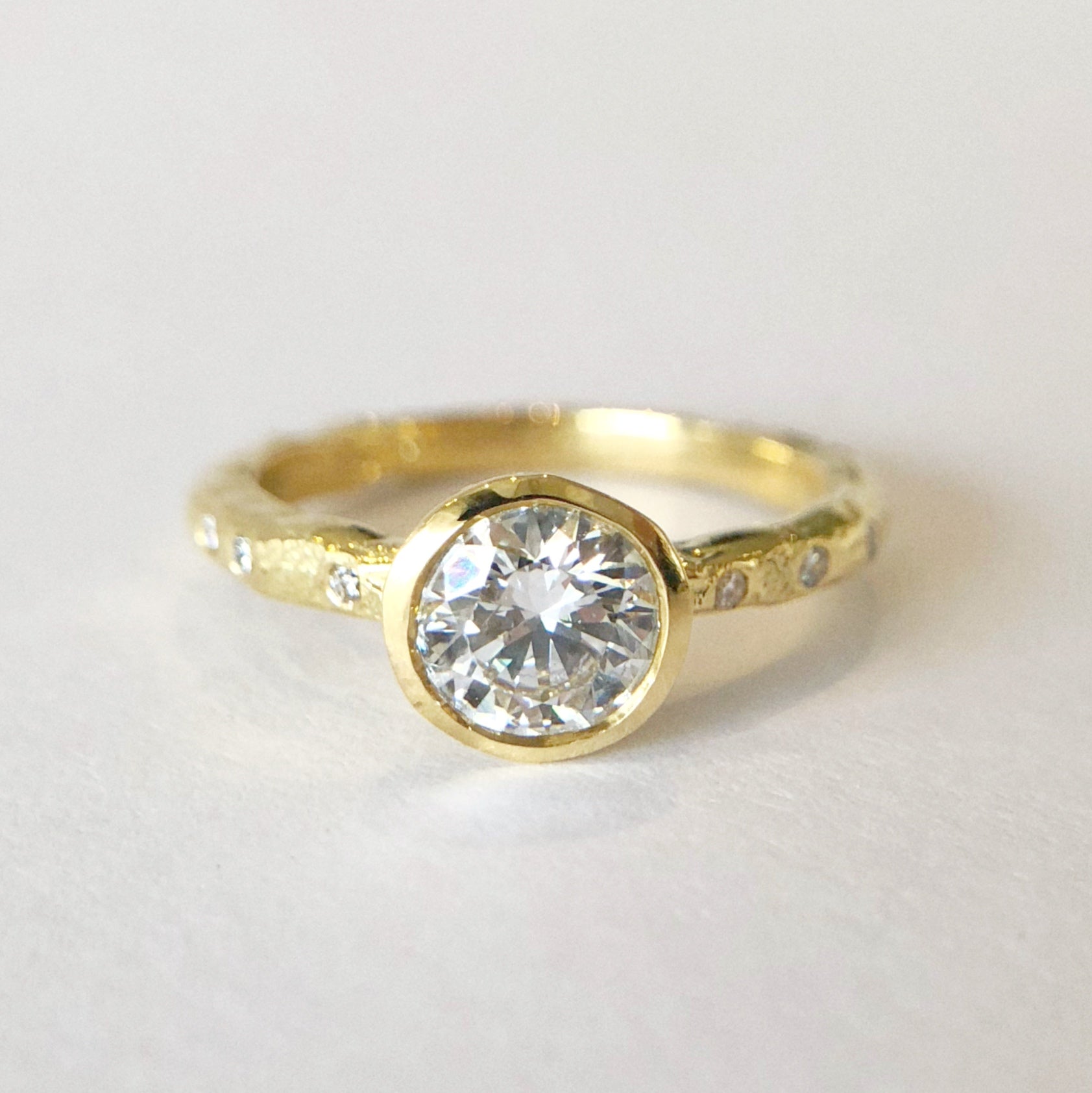 Valletta Ring IV with Diamonds – Geneine Honey Bespoke Jewellery